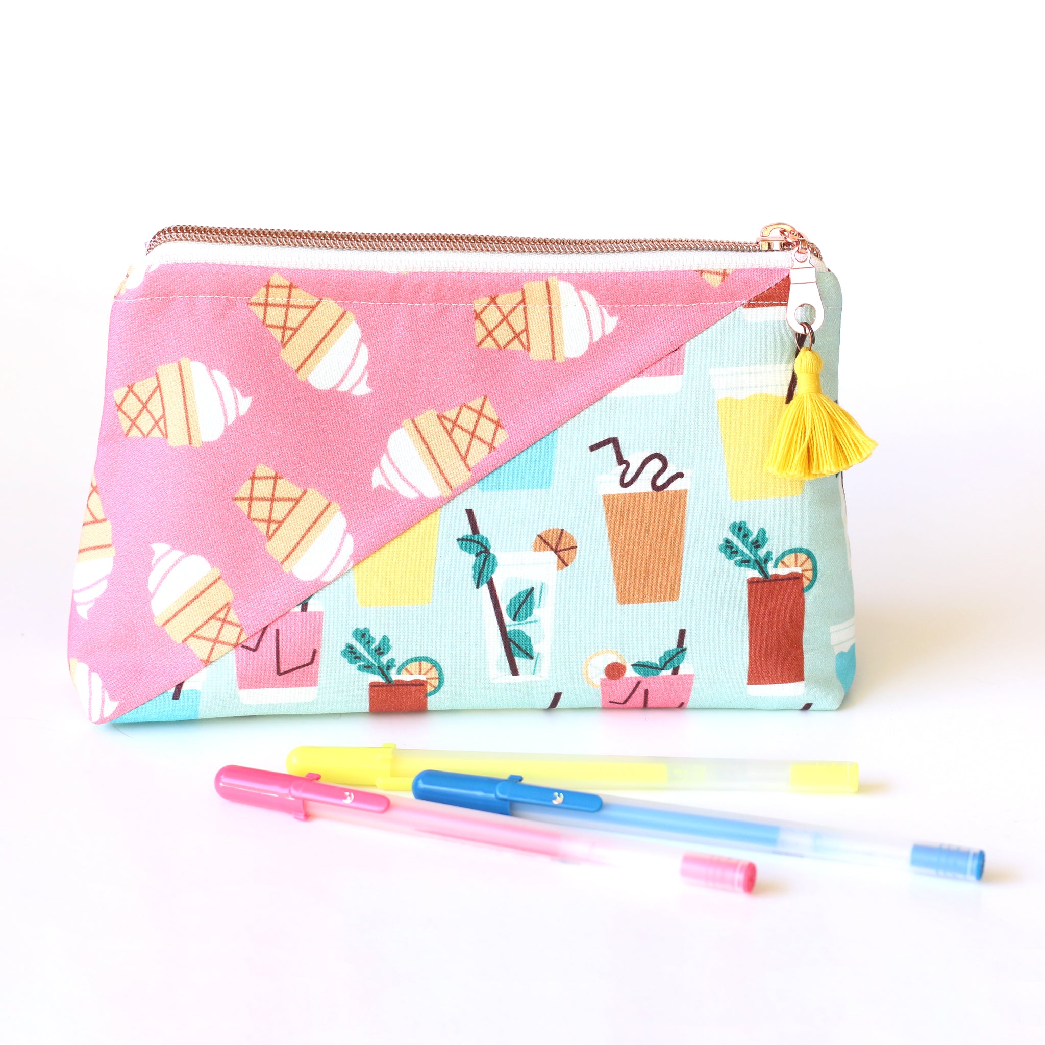 Diagonal Zip Pouch – Paintbrush Studio Fabrics